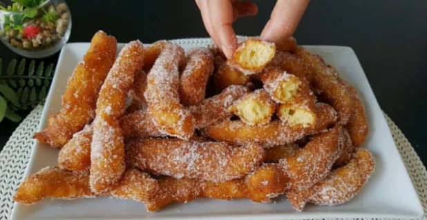 Ако имате 1 ябълка, 1 яйце и кисело мляко, направете този десерт за 15 минути: препоръчваме да ...